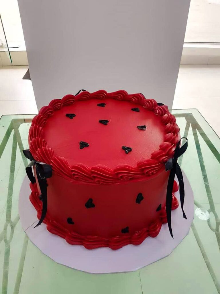 Bold Hearts Cake - Diva Cakes